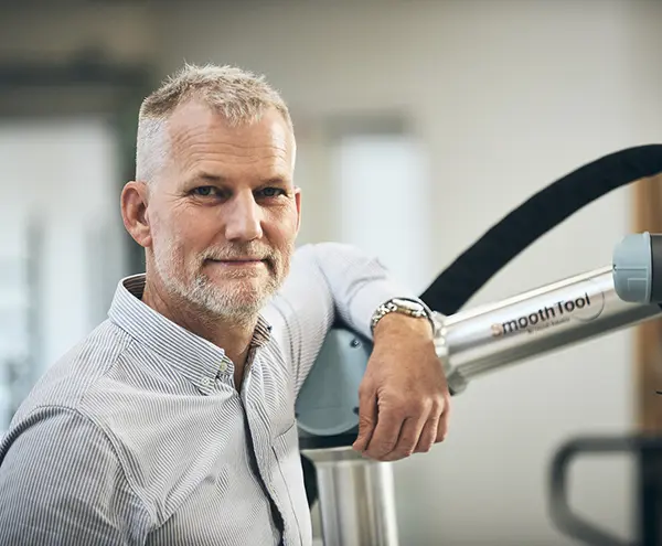 Universal Robots Launches UR8 Long Cobot at FABTECH 2025